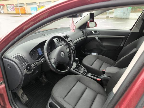 Red Skoda Octavia 2006 in Tallinn, with an engine capacity of 1.90 L and mileage of 276 thousand km for 1500 €, photo 8 on AUTOMOTO.COM.LV