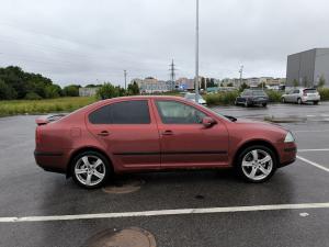 Sarkans Skoda Octavia 2006 Tallina, ar dzinēja tilpumu 1.90 L un nobraukumu 276 tūkst. km par 1500 €, foto 15 vietnē AUTOMOTO.COM.LV