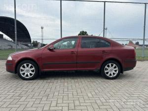 Sarkans Skoda Octavia 2007 Rīga, ar dzinēja tilpumu 2.00 L un nobraukumu 307 tūkst. km par 1800 €, foto 5 vietnē AUTOMOTO.COM.LV