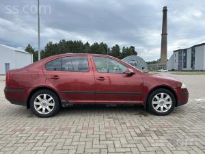 Sarkans Skoda Octavia 2007 Rīga, ar dzinēja tilpumu 2.00 L un nobraukumu 307 tūkst. km par 1800 €, foto 10 vietnē AUTOMOTO.COM.LV