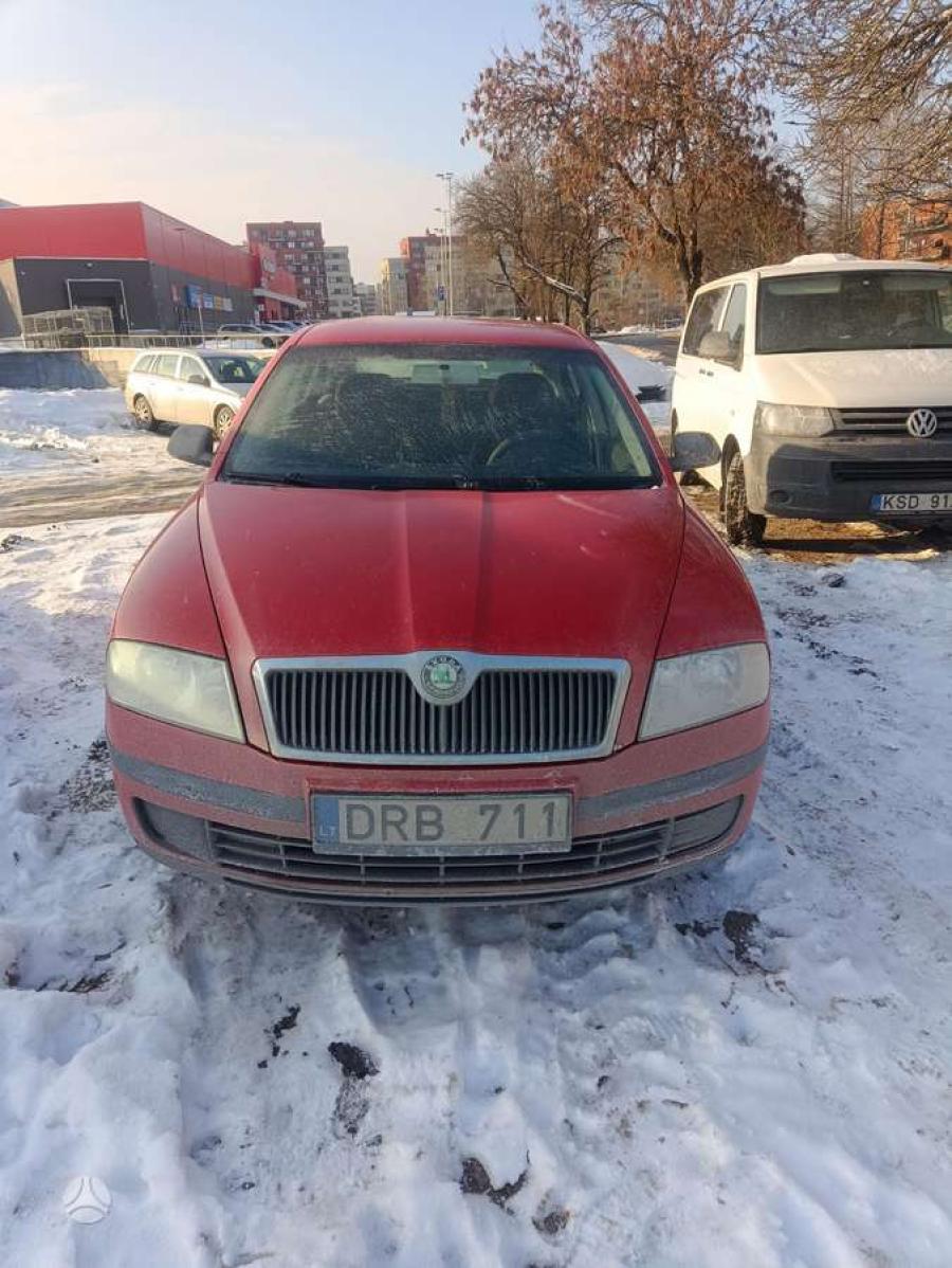 Sarkans Skoda Octavia 2008 Viļņa, ar dzinēja tilpumu 1.60 L un nobraukumu 191 tūkst. km par 1150 €, foto 1 vietnē AUTOMOTO.COM.LV