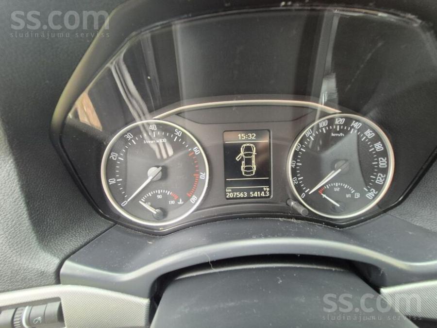 Red Skoda Octavia 2011 in Riga, with an engine capacity of 1.40 L and mileage of 208 thousand km for 1200 €, photo 7 on AUTOMOTO.COM.LV