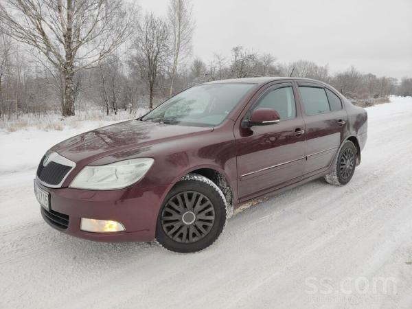 Red Skoda Octavia 2012 in Riga, with an engine capacity of 1.60 L and mileage of 271 thousand km for 2850 €, photo 1 on AUTOMOTO.COM.LV