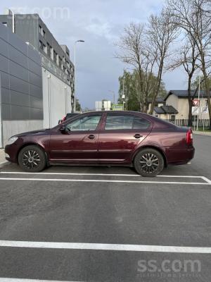 Red Skoda Octavia 2012 in Riga, with an engine capacity of 1.60 L and mileage of 274 thousand km for 2699 €, photo 4 on AUTOMOTO.COM.LV