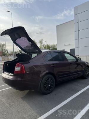 Red Skoda Octavia 2012 in Riga, with an engine capacity of 1.60 L and mileage of 274 thousand km for 2699 €, photo 6 on AUTOMOTO.COM.LV