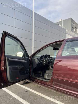 Red Skoda Octavia 2012 in Riga, with an engine capacity of 1.60 L and mileage of 274 thousand km for 2699 €, photo 8 on AUTOMOTO.COM.LV