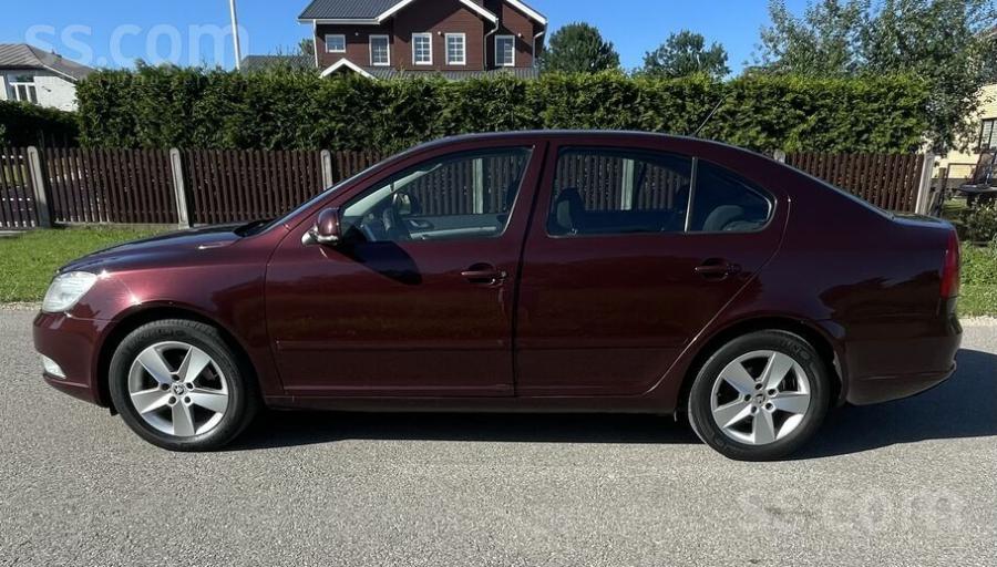 Red Skoda Octavia 2012 in Riga, with an engine capacity of 1.60 L and mileage of 400 thousand km for 3750 €, photo 3 on AUTOMOTO.COM.LV