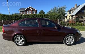 Red Skoda Octavia 2012 in Riga, with an engine capacity of 1.60 L and mileage of 400 thousand km for 3750 €, photo 6 on AUTOMOTO.COM.LV