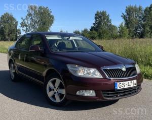 Red Skoda Octavia 2012 in Riga, with an engine capacity of 1.60 L and mileage of 400 thousand km for 3750 €, photo 7 on AUTOMOTO.COM.LV