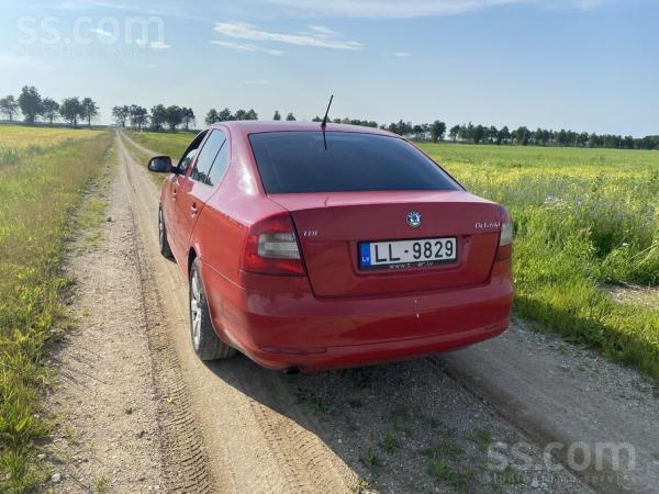 Красный Шкода Октавия 2012 в Рига, объемом двигателя 1.60 л и пробегом 415 тыс. км за 1600 €, фото 4 на AUTOMOTO.COM.LV