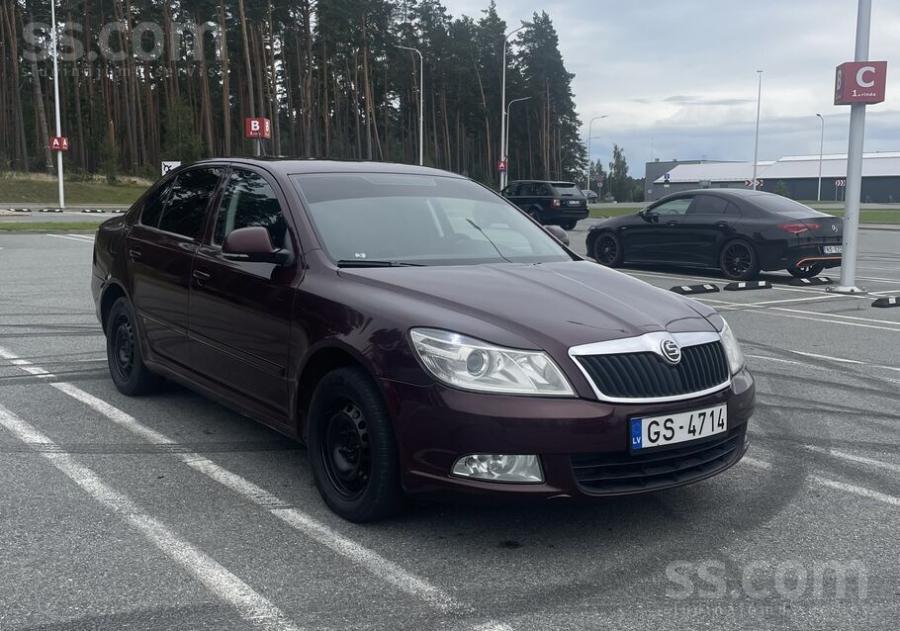 Красный Шкода Октавия 2012 в Рига, объемом двигателя 1.60 л и пробегом 410 тыс. км за 2800 €, фото 1 на AUTOMOTO.COM.LV