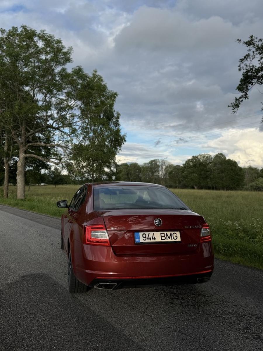 Sarkans Skoda Octavia 2014 Valga, ar dzinēja tilpumu 2.00 L un nobraukumu 201 tūkst. km par 7999 €, foto 13 vietnē AUTOMOTO.COM.LV