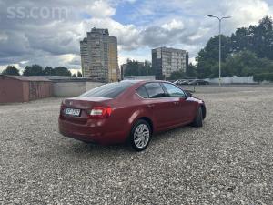 Красный Шкода Октавия 2014 в Рига, объемом двигателя 2.00 л и пробегом 243 тыс. км за 5900 €, фото 7 на AUTOMOTO.COM.LV