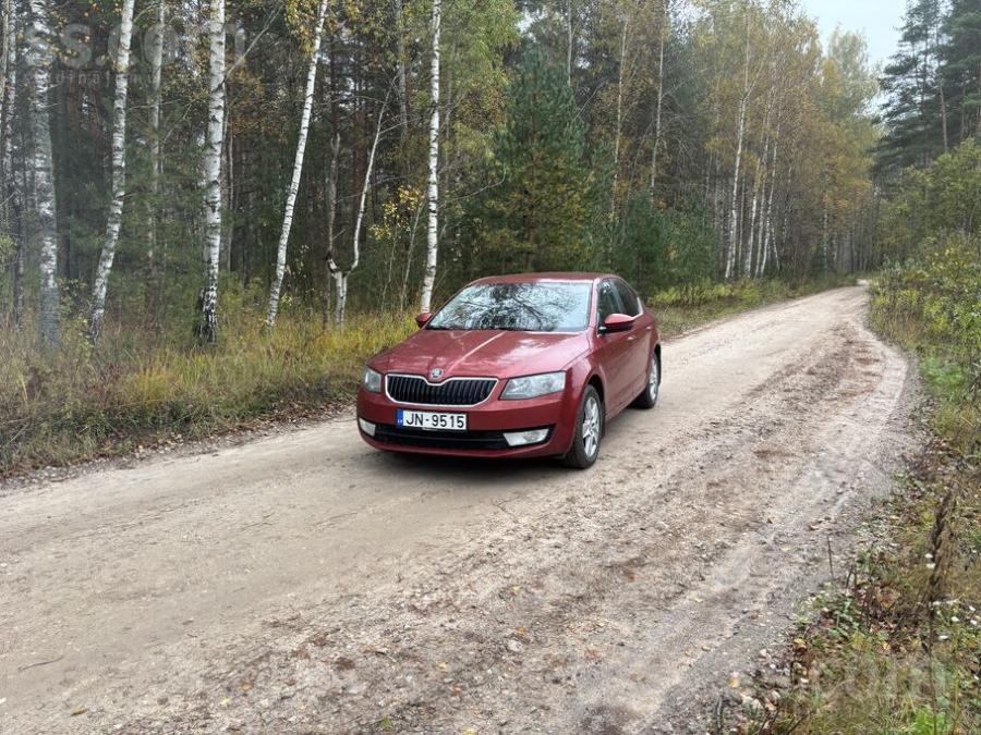 Red Skoda Octavia 2014 in Riga, with an engine capacity of 1.60 L and mileage of 305 thousand km for 3200 €, photo 1 on AUTOMOTO.COM.LV