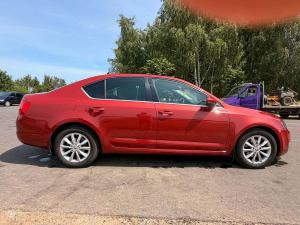 Sarkans Skoda Octavia 2015 Telšiai, ar dzinēja tilpumu 1.40 L un nobraukumu 119 tūkst. km par 7700 €, foto 5 vietnē AUTOMOTO.COM.LV
