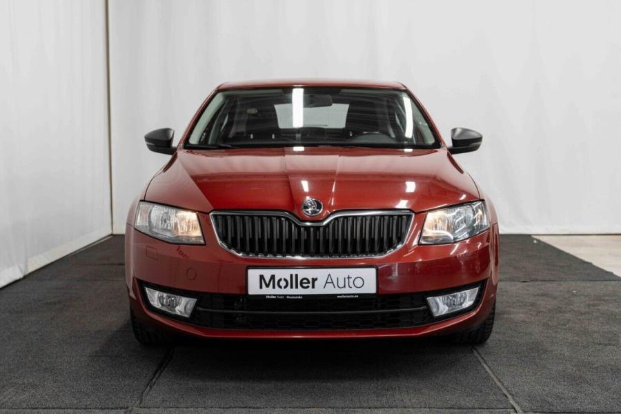 Sarkans Skoda Octavia 2016 Tallina, ar dzinēja tilpumu 1.20 L un nobraukumu 164 tūkst. km par 5900 €, foto 3 vietnē AUTOMOTO.COM.LV