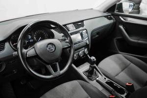 Sarkans Skoda Octavia 2016 Tallina, ar dzinēja tilpumu 1.20 L un nobraukumu 164 tūkst. km par 5900 €, foto 9 vietnē AUTOMOTO.COM.LV