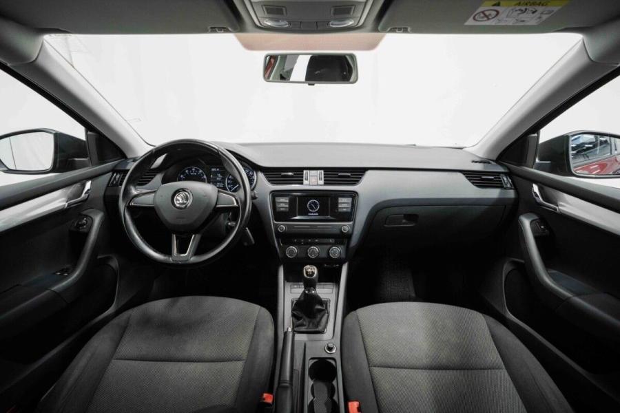 Sarkans Skoda Octavia 2016 Tallina, ar dzinēja tilpumu 1.20 L un nobraukumu 164 tūkst. km par 5900 €, foto 10 vietnē AUTOMOTO.COM.LV
