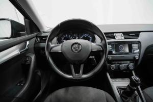 Sarkans Skoda Octavia 2016 Tallina, ar dzinēja tilpumu 1.20 L un nobraukumu 164 tūkst. km par 5900 €, foto 11 vietnē AUTOMOTO.COM.LV