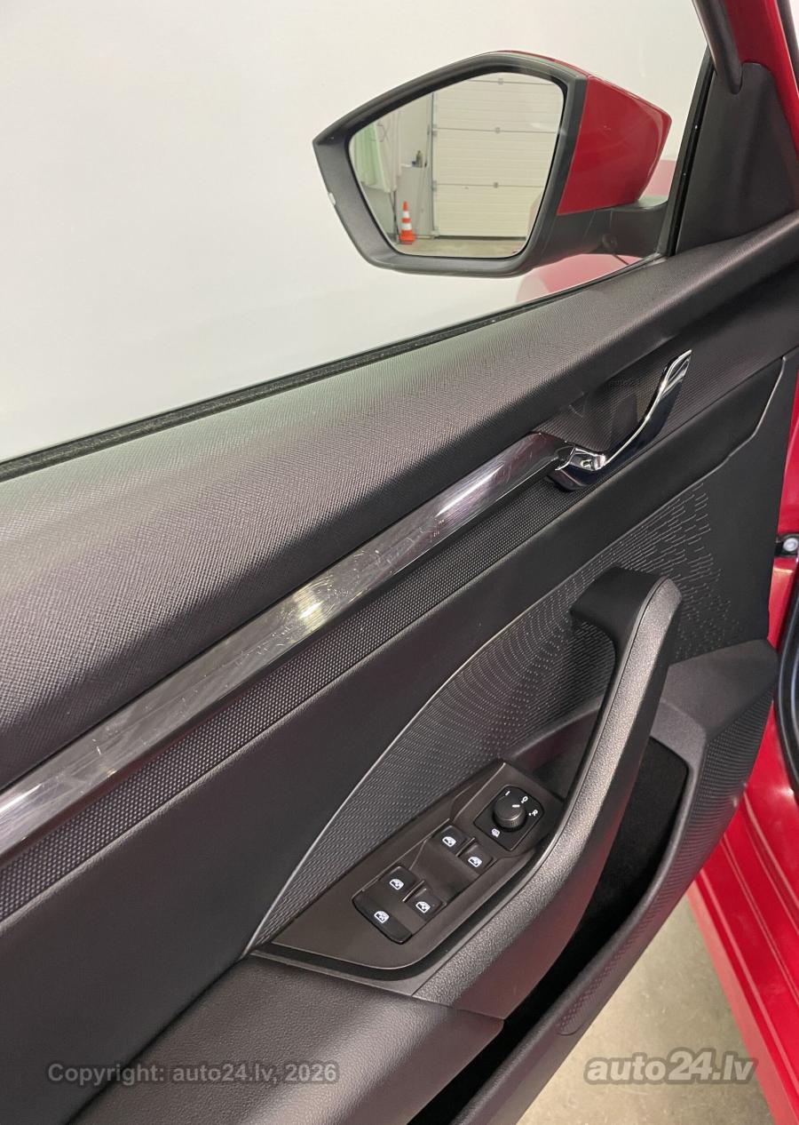 Red Skoda Octavia 2022 in Tallinn, with an engine capacity of 1.50 L and mileage of 137 thousand km for 13990 €, photo 18 on AUTOMOTO.COM.LV
