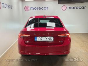 Sarkans Skoda Octavia 2023 Tallina, ar dzinēja tilpumu 1.50 L un nobraukumu 44 tūkst. km par 22900 €, foto 5 vietnē AUTOMOTO.COM.LV