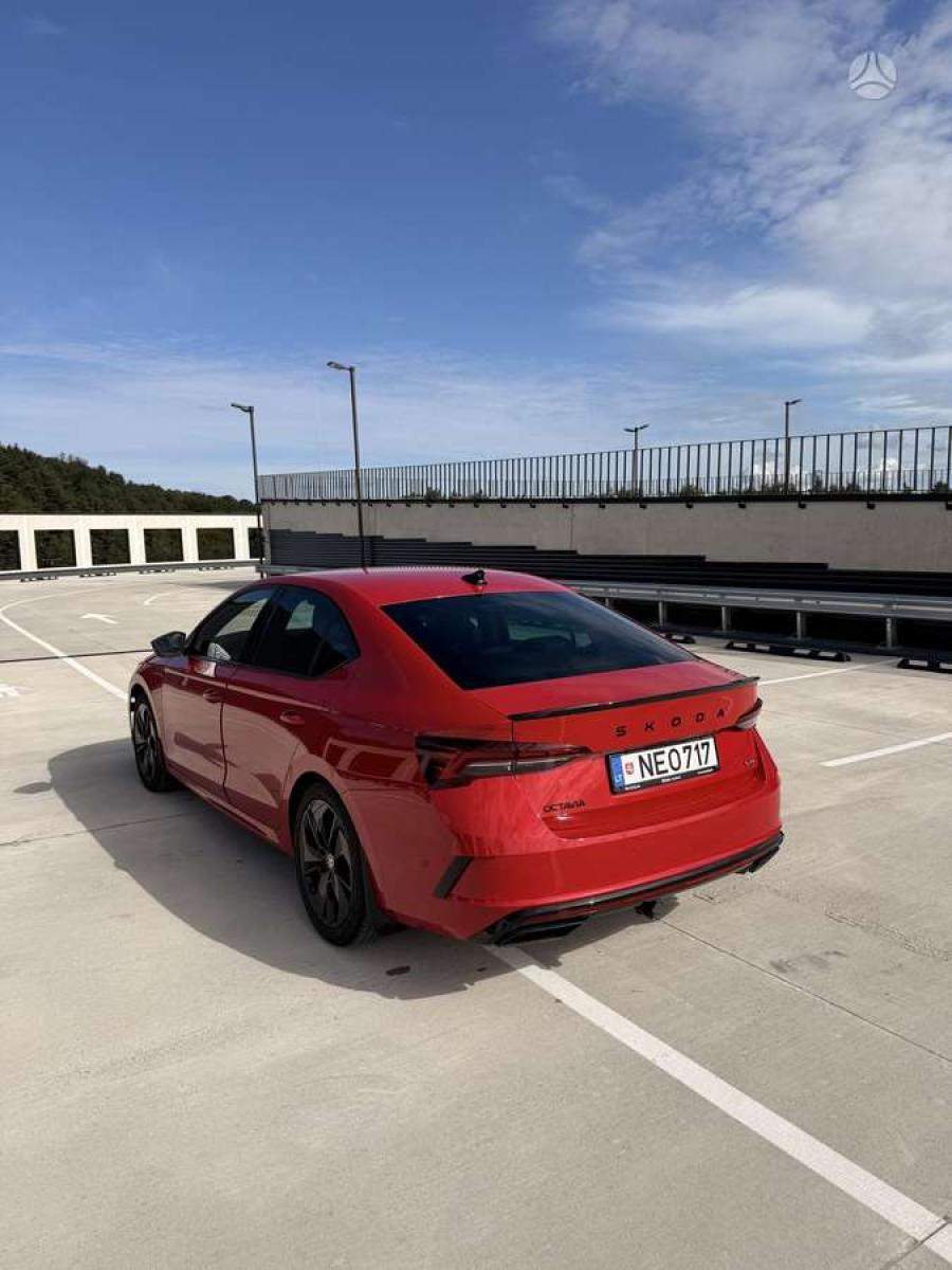 Sarkans Skoda Octavia 2024 Viļņa, ar dzinēja tilpumu 1.98 L un nobraukumu 31 tūkst. km par 33000 €, foto 3 vietnē AUTOMOTO.COM.LV
