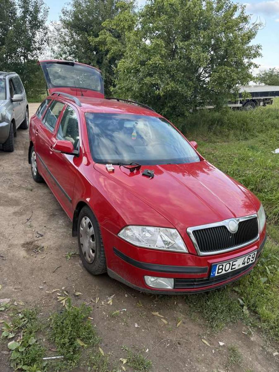 Red Skoda Octavia 2006 in Vievis, with an engine capacity of 1.90 L and mileage of 420 thousand km for 1250 €, photo 2 on AUTOMOTO.COM.LV