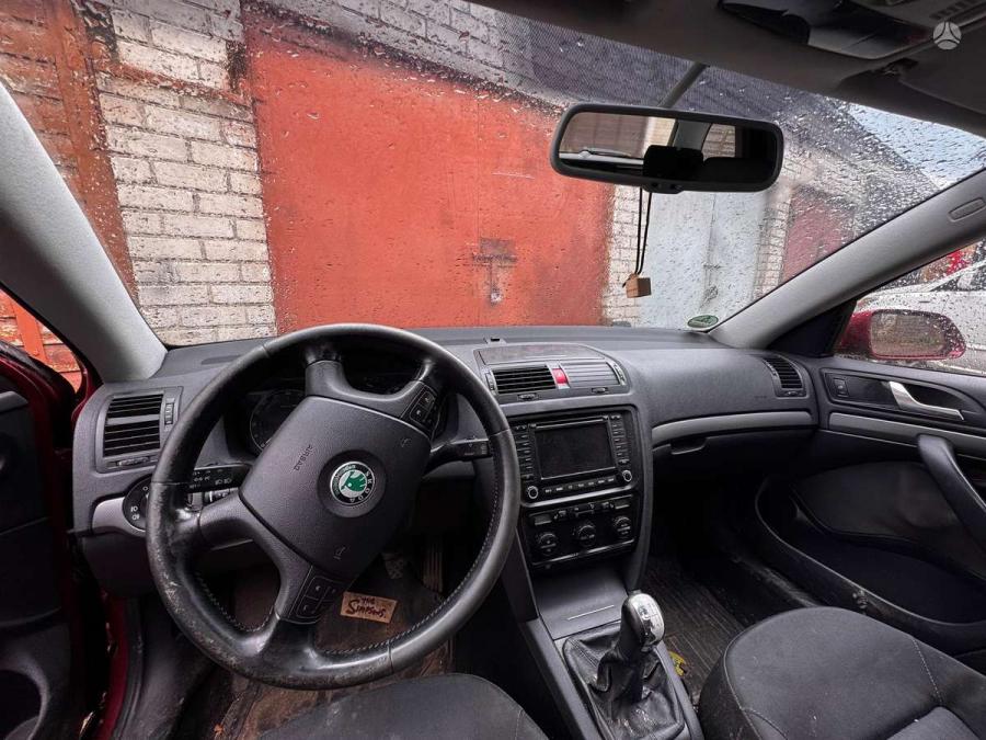 Красный Шкода Октавия 2006 в Каунас, объемом двигателя 2.00 л и пробегом 315 тыс. км за 1000 €, фото 10 на AUTOMOTO.COM.LV