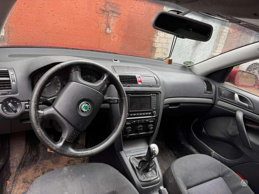 Красный Шкода Октавия 2006 в Каунас, объемом двигателя 2.00 л и пробегом 315 тыс. км за 1000 €, фото 14 на AUTOMOTO.COM.LV