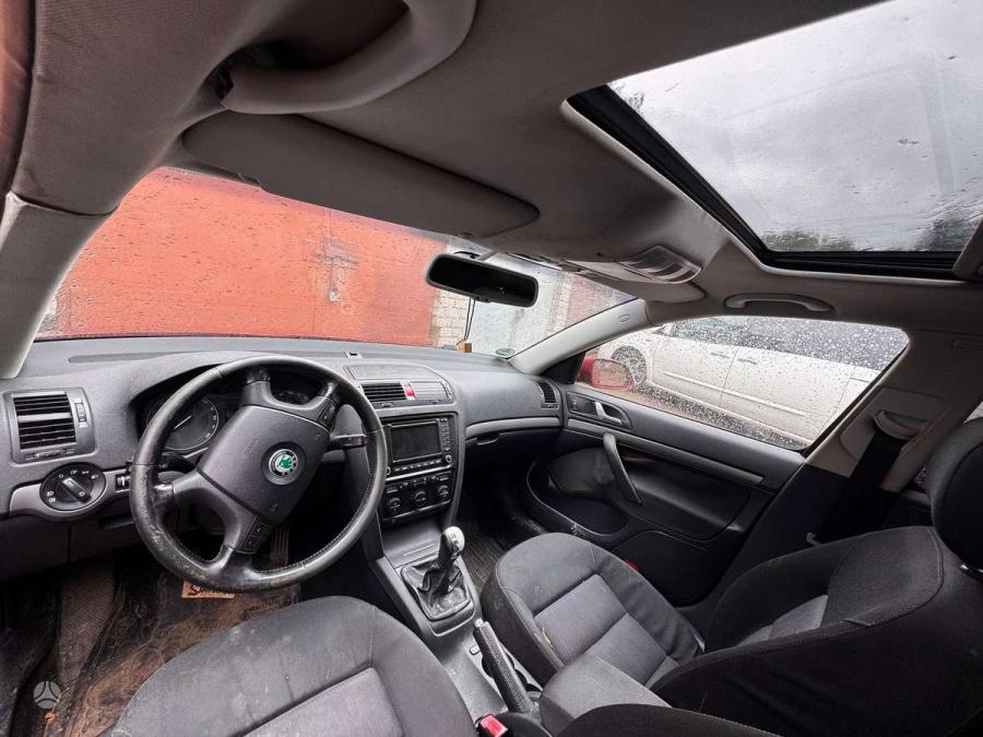 Красный Шкода Октавия 2006 в Каунас, объемом двигателя 2.00 л и пробегом 315 тыс. км за 1000 €, фото 15 на AUTOMOTO.COM.LV