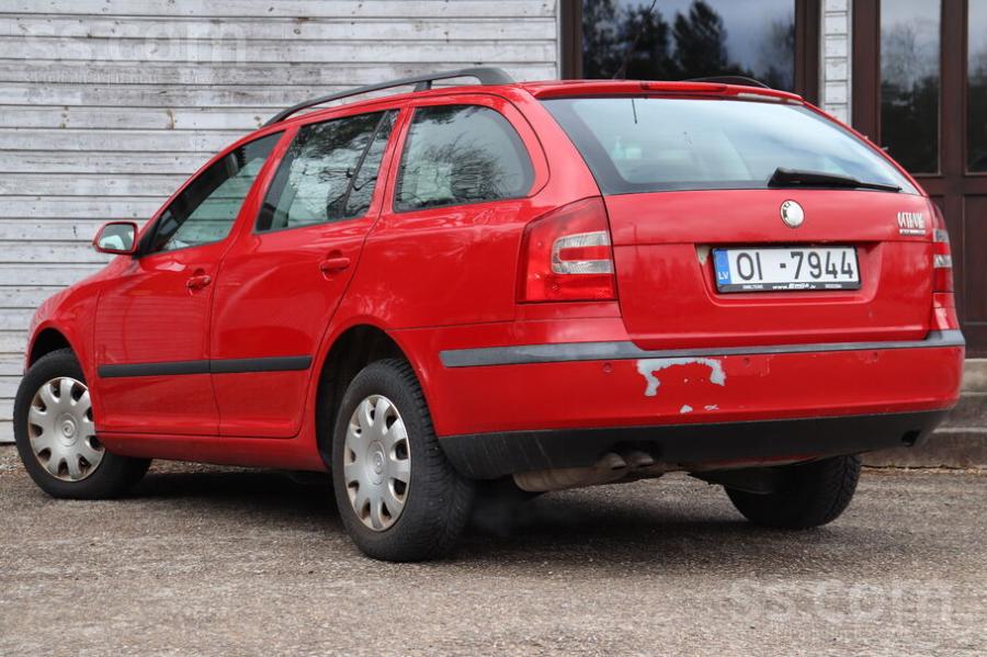 Red Skoda Octavia 2007 in Valmiera, with an engine capacity of 1.90 L and mileage of 0 thousand km for 2200 €, photo 5 on AUTOMOTO.COM.LV
