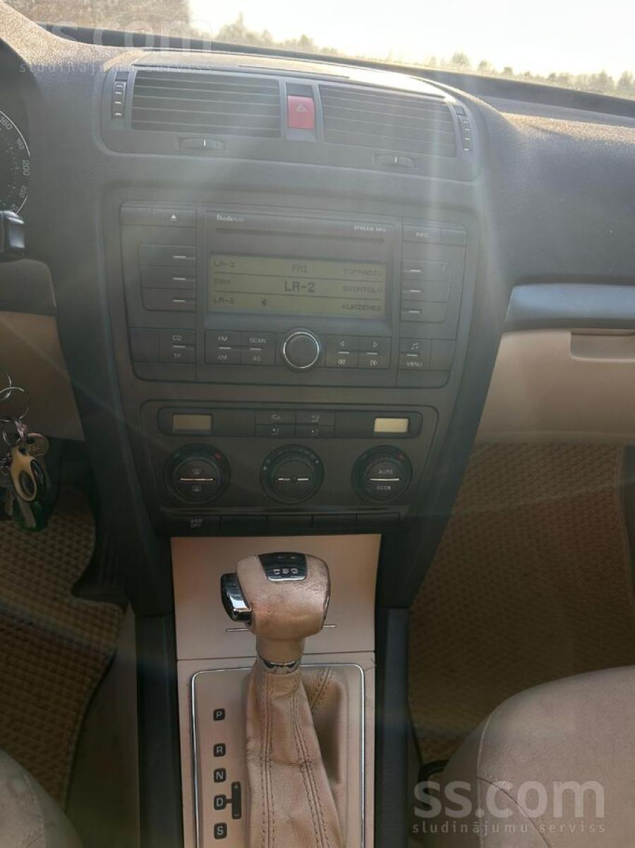 Red Skoda Octavia 2007 in Liepaja, with an engine capacity of 1.90 L and mileage of 209 thousand km for 1700 €, photo 12 on AUTOMOTO.COM.LV