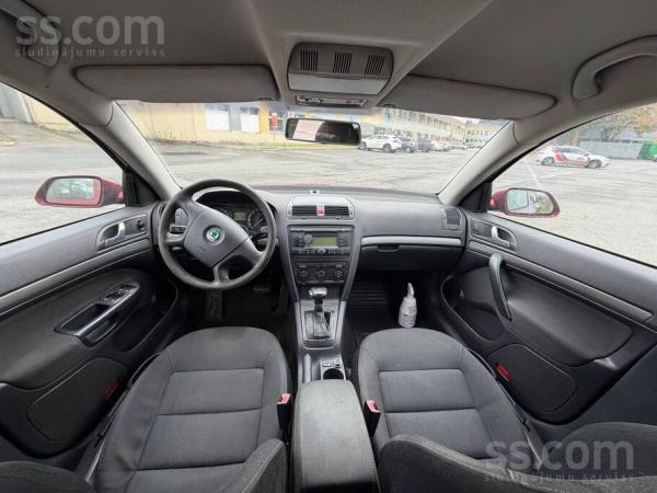 Red Skoda Octavia 2007 in Riga, with an engine capacity of 2.00 L and mileage of 212 thousand km for 1350 €, photo 10 on AUTOMOTO.COM.LV