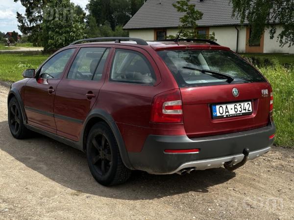 Red Skoda Octavia 2008 in Jekabpils, with an engine capacity of 2.00 L and mileage of 289 thousand km for 2200 €, photo 4 on AUTOMOTO.COM.LV