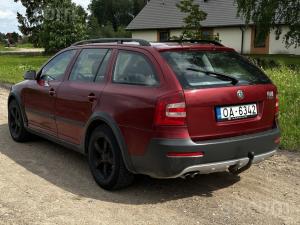 Red Skoda Octavia 2008 in Jekabpils, with an engine capacity of 2.00 L and mileage of 289 thousand km for 2200 €, photo 4 on AUTOMOTO.COM.LV