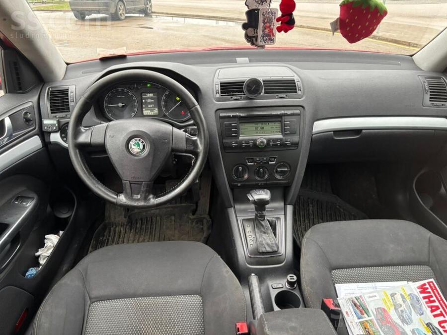 Red Skoda Octavia 2008 in Riga, with an engine capacity of 2.00 L and mileage of 288 thousand km for 2000 €, photo 8 on AUTOMOTO.COM.LV