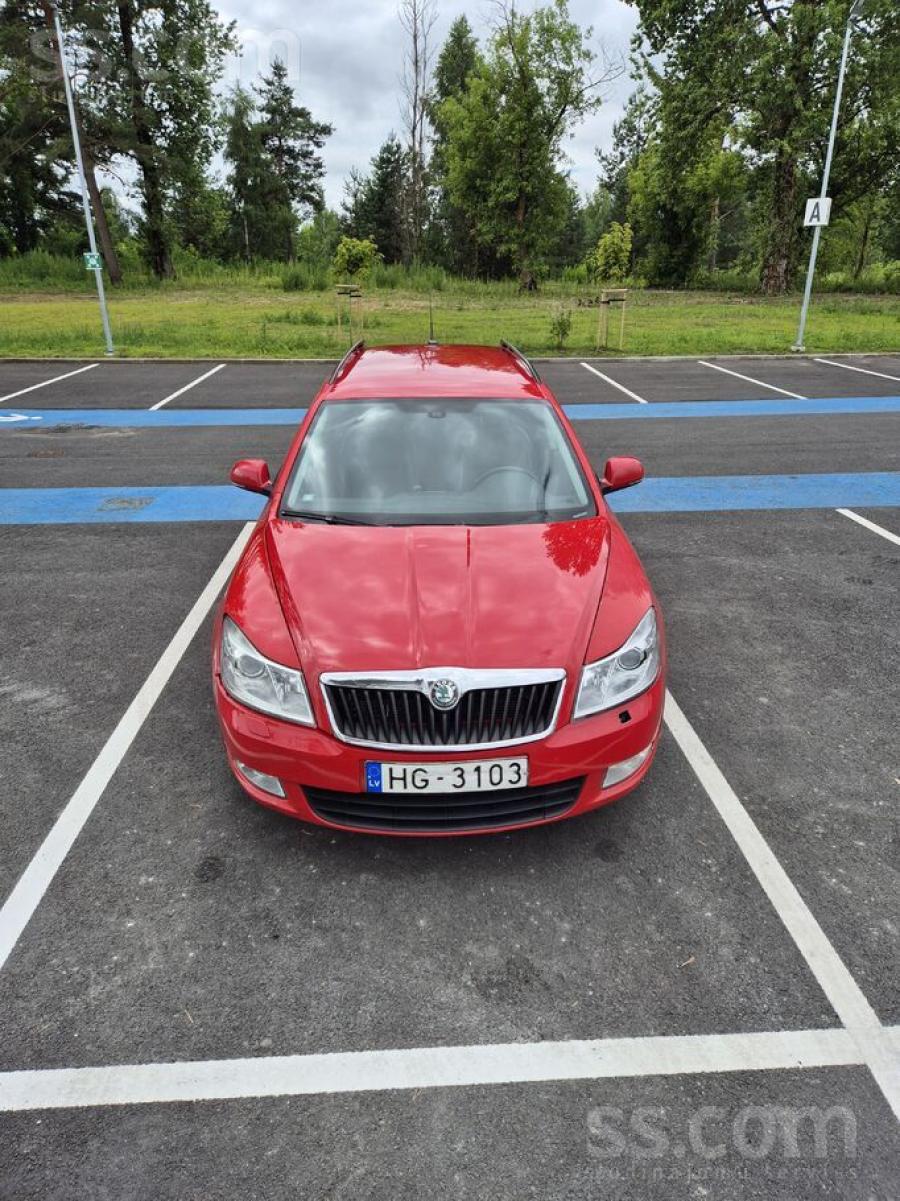 Red Skoda Octavia 2008 in Riga, with an engine capacity of 2.00 L and mileage of 373 thousand km for 3500 €, photo 5 on AUTOMOTO.COM.LV