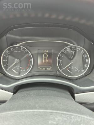 Red Skoda Octavia 2008 in Riga, with an engine capacity of 2.00 L and mileage of 373 thousand km for 3500 €, photo 15 on AUTOMOTO.COM.LV