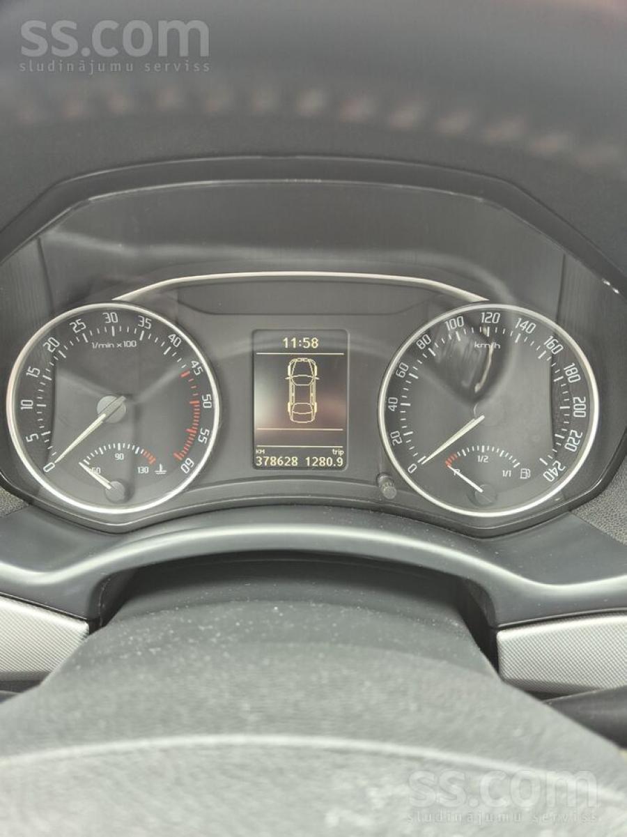 Red Skoda Octavia 2008 in Riga, with an engine capacity of 2.00 L and mileage of 373 thousand km for 3500 €, photo 15 on AUTOMOTO.COM.LV