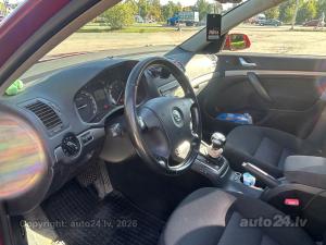 Sarkans Skoda Octavia 2008 Tallina, ar dzinēja tilpumu 2.00 L un nobraukumu 340 tūkst. km par 2599 €, foto 10 vietnē AUTOMOTO.COM.LV
