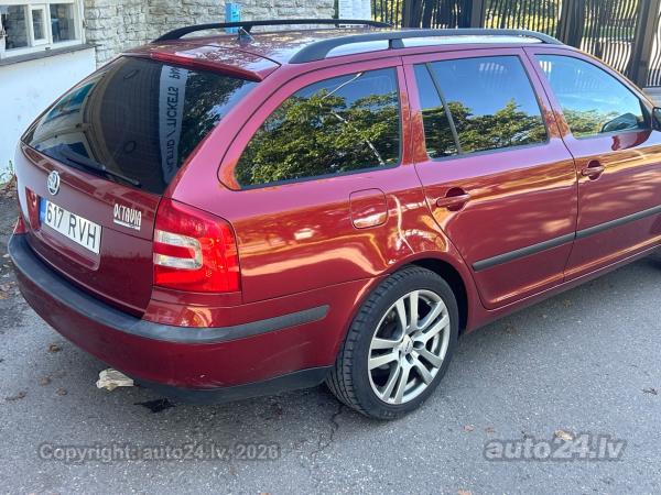 Red Skoda Octavia 2008 in Tallinn, with an engine capacity of 2.00 L and mileage of 340 thousand km for 2599 €, photo 5 on AUTOMOTO.COM.LV