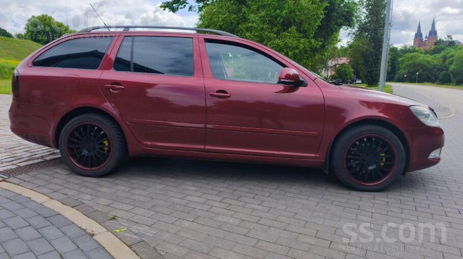 Sarkans Skoda Octavia 2009 Rēzekne, ar dzinēja tilpumu 1.90 L un nobraukumu 395 tūkst. km par 2700 €, foto 7 vietnē AUTOMOTO.COM.LV