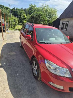 Sarkans Skoda Octavia 2010 Viļņa, ar dzinēja tilpumu 1.60 L un nobraukumu 355 tūkst. km par 2000 €, foto 3 vietnē AUTOMOTO.COM.LV