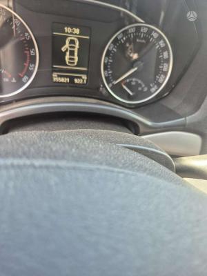 Sarkans Skoda Octavia 2010 Viļņa, ar dzinēja tilpumu 1.60 L un nobraukumu 355 tūkst. km par 2000 €, foto 6 vietnē AUTOMOTO.COM.LV