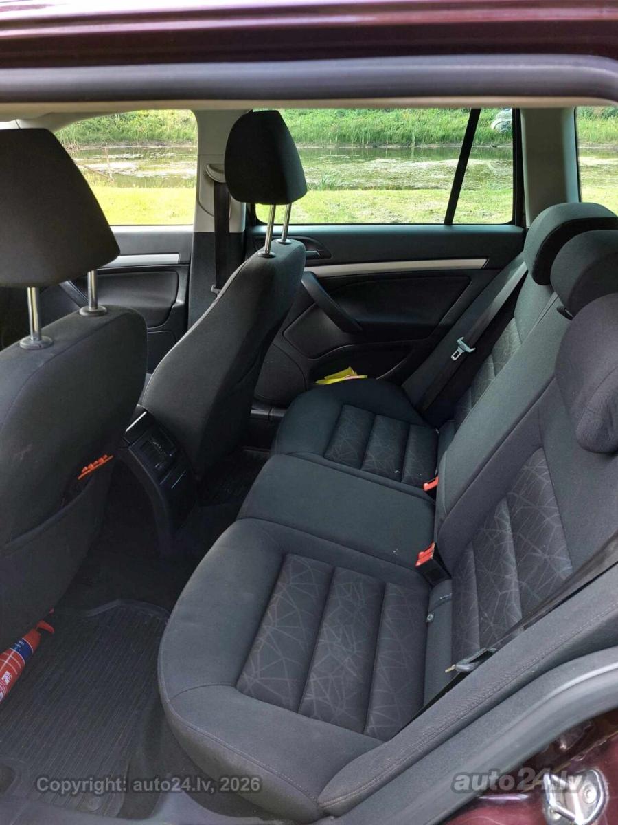 Sarkans Skoda Octavia 2011 Valga, ar dzinēja tilpumu 1.20 L un nobraukumu 217 tūkst. km par 3000 €, foto 10 vietnē AUTOMOTO.COM.LV