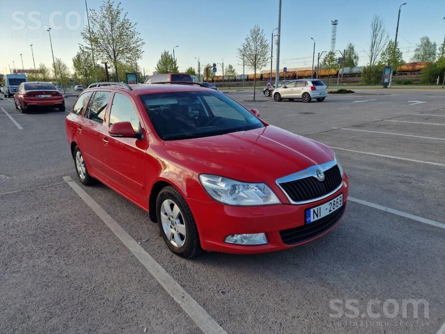 Sarkans Skoda Octavia 2012 Rīga, ar dzinēja tilpumu 1.60 L un nobraukumu 292 tūkst. km par 6890 €, foto 12 vietnē AUTOMOTO.COM.LV