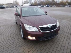 Red Skoda Octavia 2012 in Marijampole, with an engine capacity of 1.39 L and mileage of 237 thousand km for 3650 €, photo  on AUTOMOTO.COM.LV