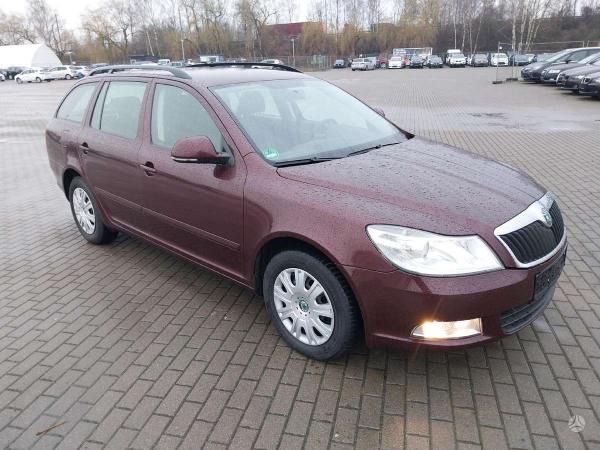Sarkans Skoda Octavia 2012 Marijampole, ar dzinēja tilpumu 1.39 L un nobraukumu 237 tūkst. km par 3650 €, foto 2 vietnē AUTOMOTO.COM.LV