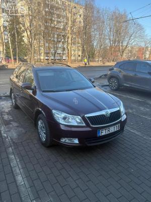 Red Skoda Octavia 2012 in Vilnius, with an engine capacity of 2.00 L and mileage of 165 thousand km for 4900 €, photo 2 on AUTOMOTO.COM.LV