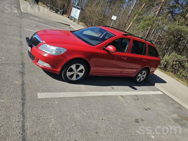 Sarkans Skoda Octavia 2012 Jēkabpils, ar dzinēja tilpumu 2.00 L un nobraukumu 368 tūkst. km par 4000 €, foto 6 vietnē AUTOMOTO.COM.LV
